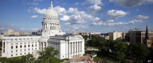 r-WASHINGTON-DC-EARTHQUAKE-2011-large570